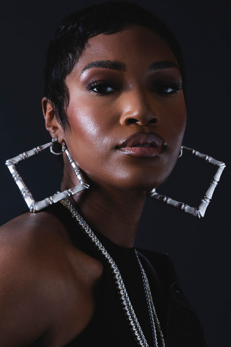 SISTER LOVE AVAILABLE NOW – Simone I. Smith